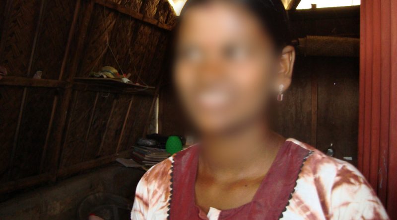 14 வயது மகளுக்கு பெண் உறுப்பில் கருத்தடை சாதனம் பொருத்தி காதலனுடன் அனுப்பிய சிங்களத்தாய் கைது ...