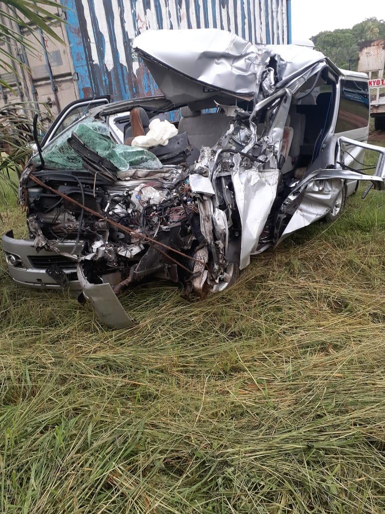 மகளின் பதிவுக் கலியாணத்திற்காக கொழும்பு சென்ற வவுனியா உறவுகள் விபத்தில் ...