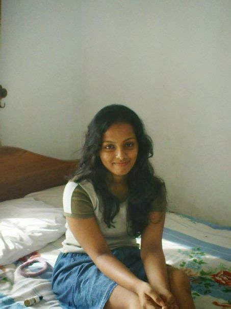 தனது அந்தரங்கத்தை காண்பிக்க 10 நிமிடத்துக்கு ரூ.2,000; பாடசாலை மாணவர்கள் முண்டியடிப்பு: இளம் ...