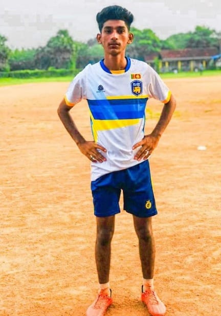 வாழைச்சேனையில் 17 வயது மாணவனை வெள்ள நீர் அள்ளிச் சென்ற காட்சிகள் (வீடியோ) - Vampan