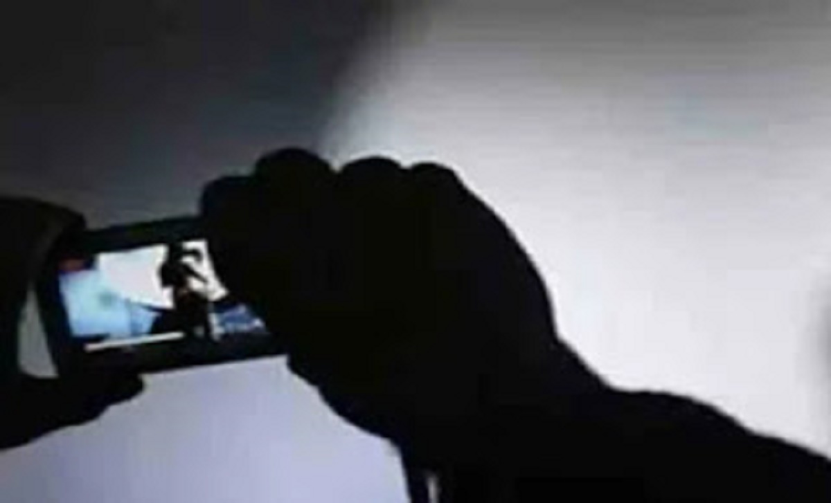 13 வயது மாணவியின் அந்தரங்க வீடியோவை வெளியிடுவதாக அச்சுறுத்தி அனுபவிக்க முற்பட்ட 16 வயது ...