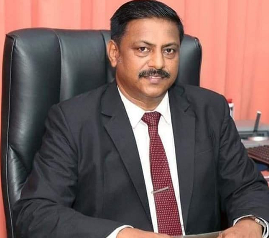 தற்போதைய யாழ் அரசஅதிபர் பிரதீபனே பிரமிட் மோசடியின் முக்கிய புள்ளி!! - Vampan