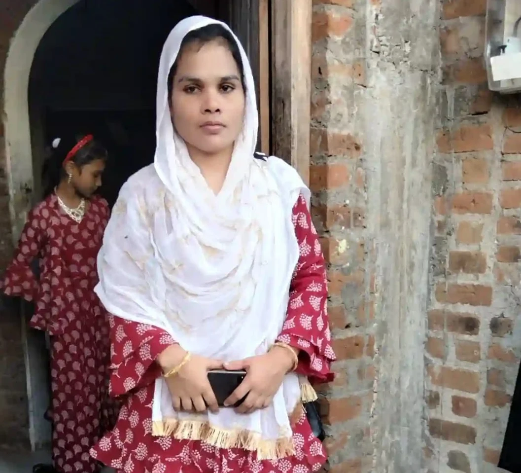 அம்பாறையில் 3 பிள்ளைகளின் தாய் ஐஸ்கிறீம் விற்பவனுடன் தலைமறைவு!! தேடும் உறவுகள்! - Vampan