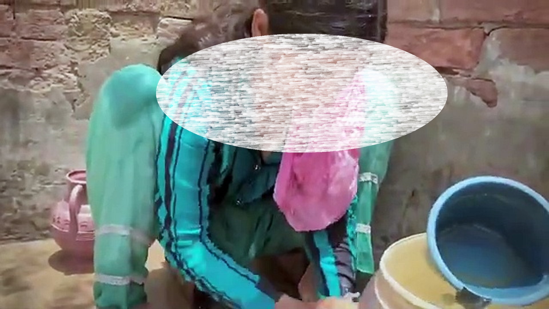 வவுனியாவில் 15 வயது மாணவி குளிப்பதை வேலியால் எட்டி வீடியோ எடுத்த 35 வயது குடும்பஸ்தருக்கு நடந்த ...