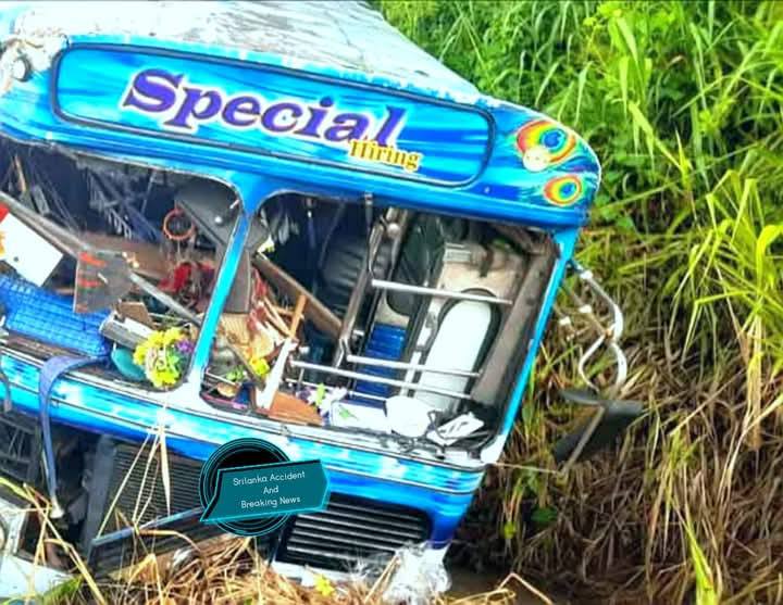 நி்ட்டம்புவில் இராணுவ வீரர்கள் சென்ற பேருந்து கோர விபத்து ; 22 வீரர்கள் காயம் - Vampan