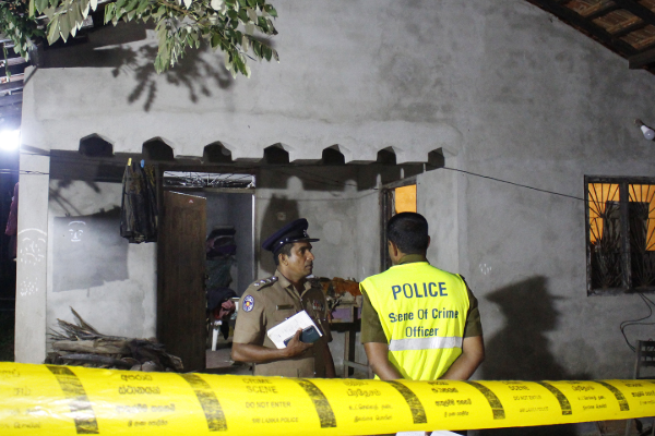 வவுனியாவில் 22 வயது இளைஞன் வீட்டின் முன் சடலமாக மீட்பு!! - Vampan