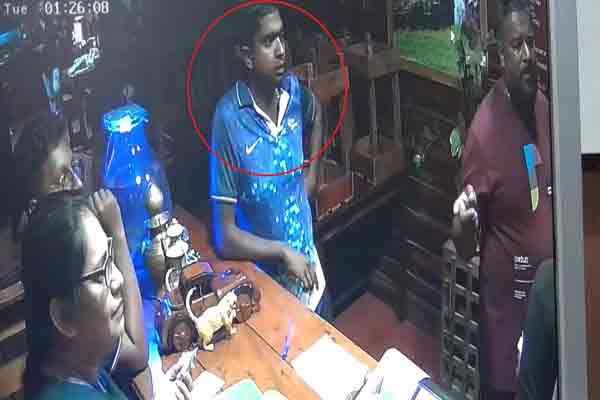 சிவில் உடையில் வந்த பொலிசார் உணவகத்தில் தகராறு-பெண்ணின் மீதும் தகாத வார்த்தை பிரயோகம்..!{படங்கள் ...