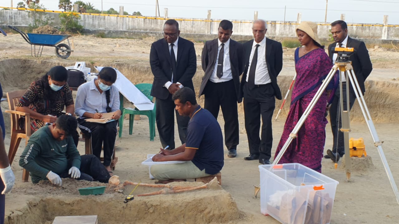 செம்மணியில் இன்றும் 05 எலும்புக்கூடுகள் அடையாளம் காணப்பட்டுள்ளன!! - Vampan