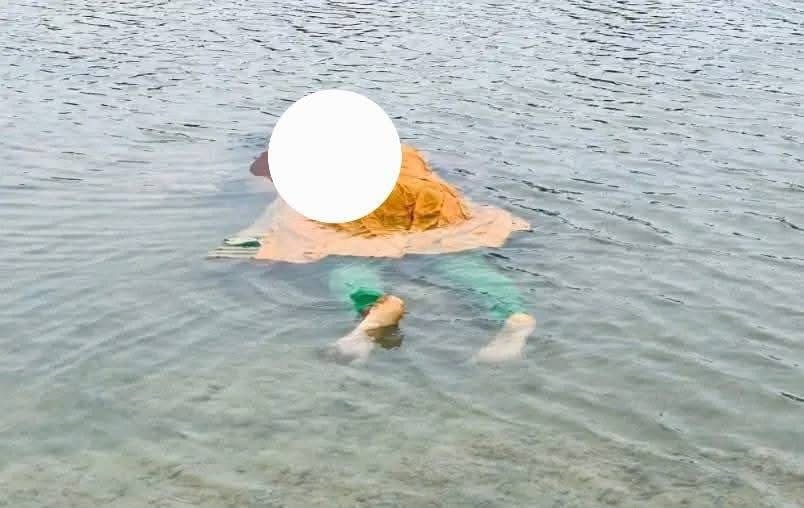 யாழ் தொண்டமனாறு ஆற்றில் பஞ்சாபியுடன் சடலமாக மிதக்கும் பெண்!! வீடியோ - Vampan