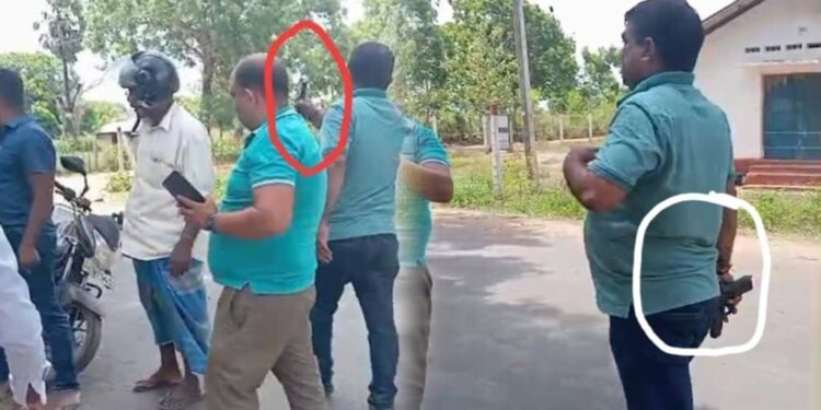 வவுனியாவில் துப்பாக்கியை காட்டி மக்களை அச்சுறுத்திய வனவளத் திணைக்கள அதிகாரி..! அதிர்ச்சி வீடியோ ...