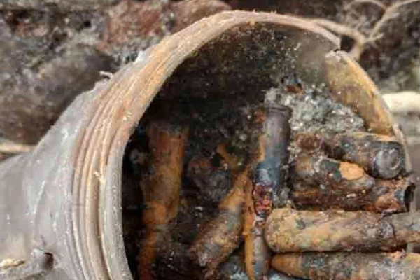 யாழ். மண்டைத் தீவு சர்வதேச மைதான அகழ்வில் வெடிப்பொருட்கள் மீட்பு! - Vampan