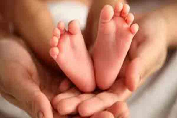 மட்டு'வில் ஆசுப்பத்திரி ரொய்லட்டுக்குள் குழந்தை பெற்று மறைத்த பெண் சிற்றுாழியர்!! எனக்கு ...